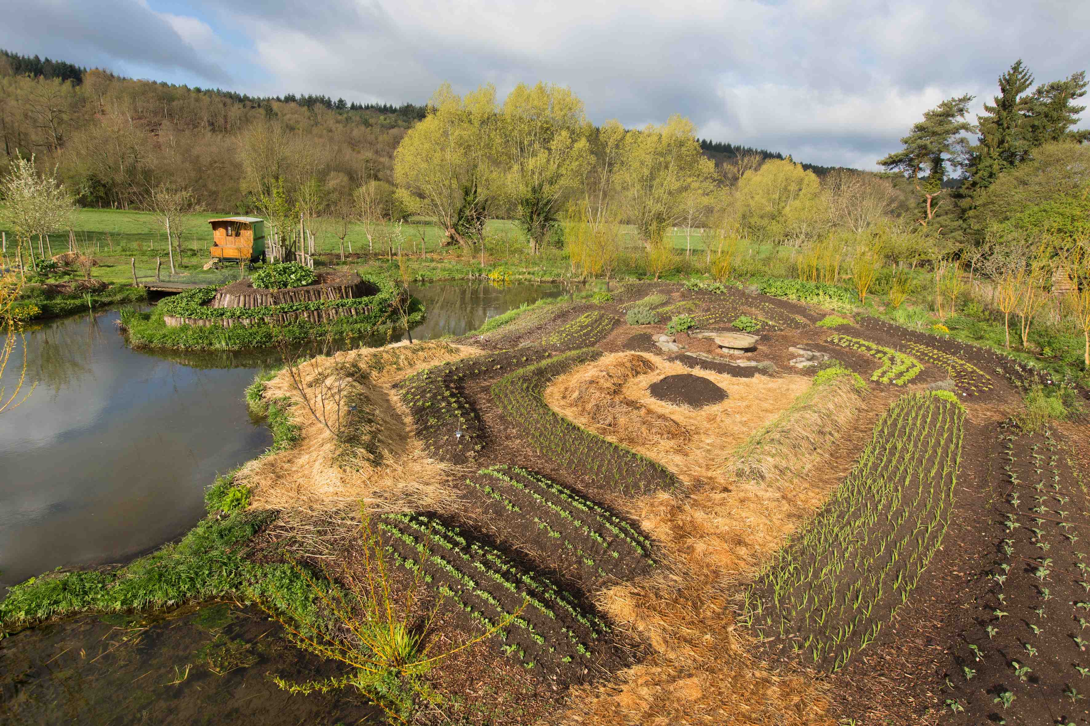 Le Projet De La Ferme Du Bec Hellouin Fondation Terra Symbiosis La Le Projet De La Ferme Du Bec Hellouin Fondation Terra Symbiosis La